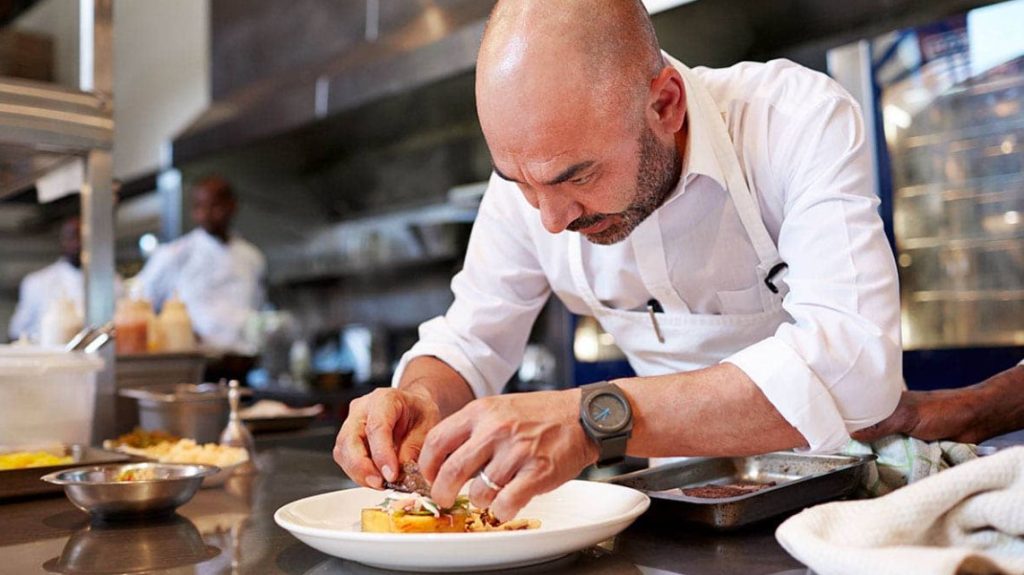 Sous Chef Adalah Estimasi Besaran Gaji dan Tugasnya di Kitche